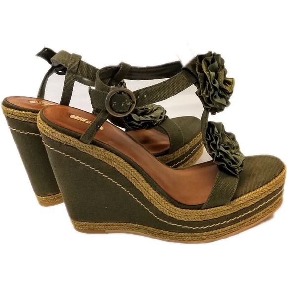 Wild Pair | Shoes | Wild Pair Army Green Distress Platform Wedge | Poshmark